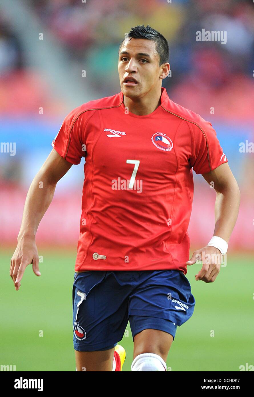 Chile 2010 world cup sanchez hi-res stock photography and images - Alamy
