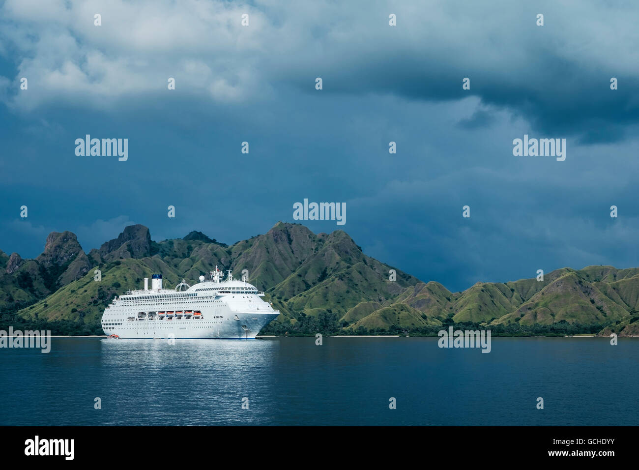 The Pacific Jewel off Komodo Island, a cruise ship operated by the P&O ...