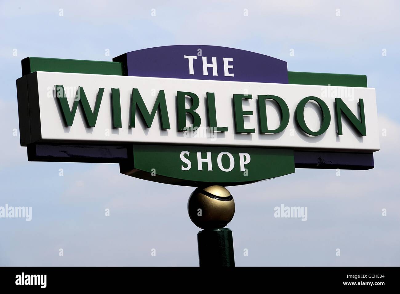 Wimbledon tennis sign general hi-res stock photography and images - Alamy