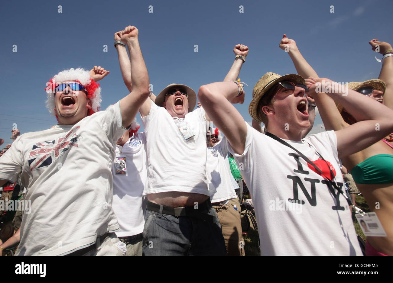 Soccer - 2010 FIFA World Cup South Africa - Supporters in England ...