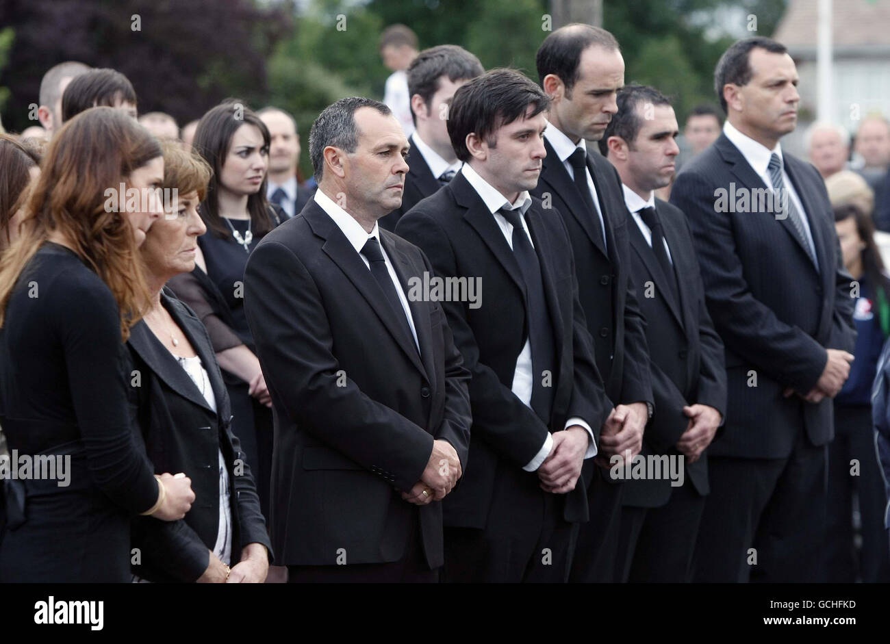 Former Chief of Staff of the Defence Forces, Dermot Earley's family ...