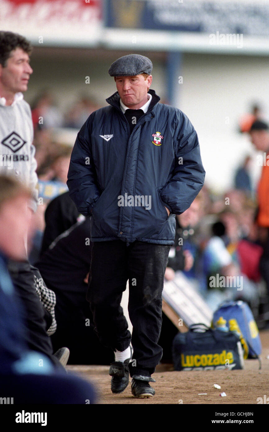 SOCCER. ALAN BALL, MANAGER, SOUTHAMPTON Stock Photo - Alamy