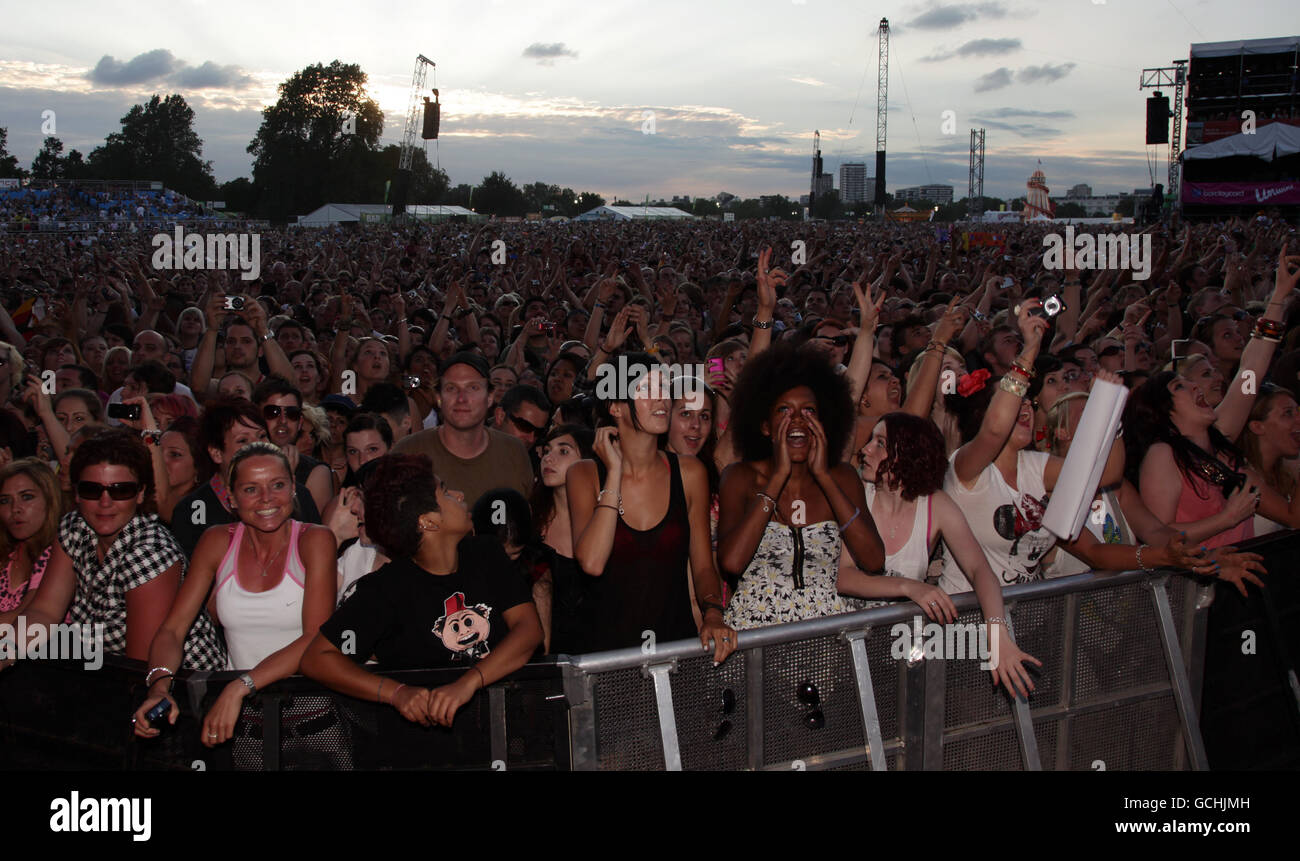 Pink Fans High Resolution Stock Photography and Images - Alamy