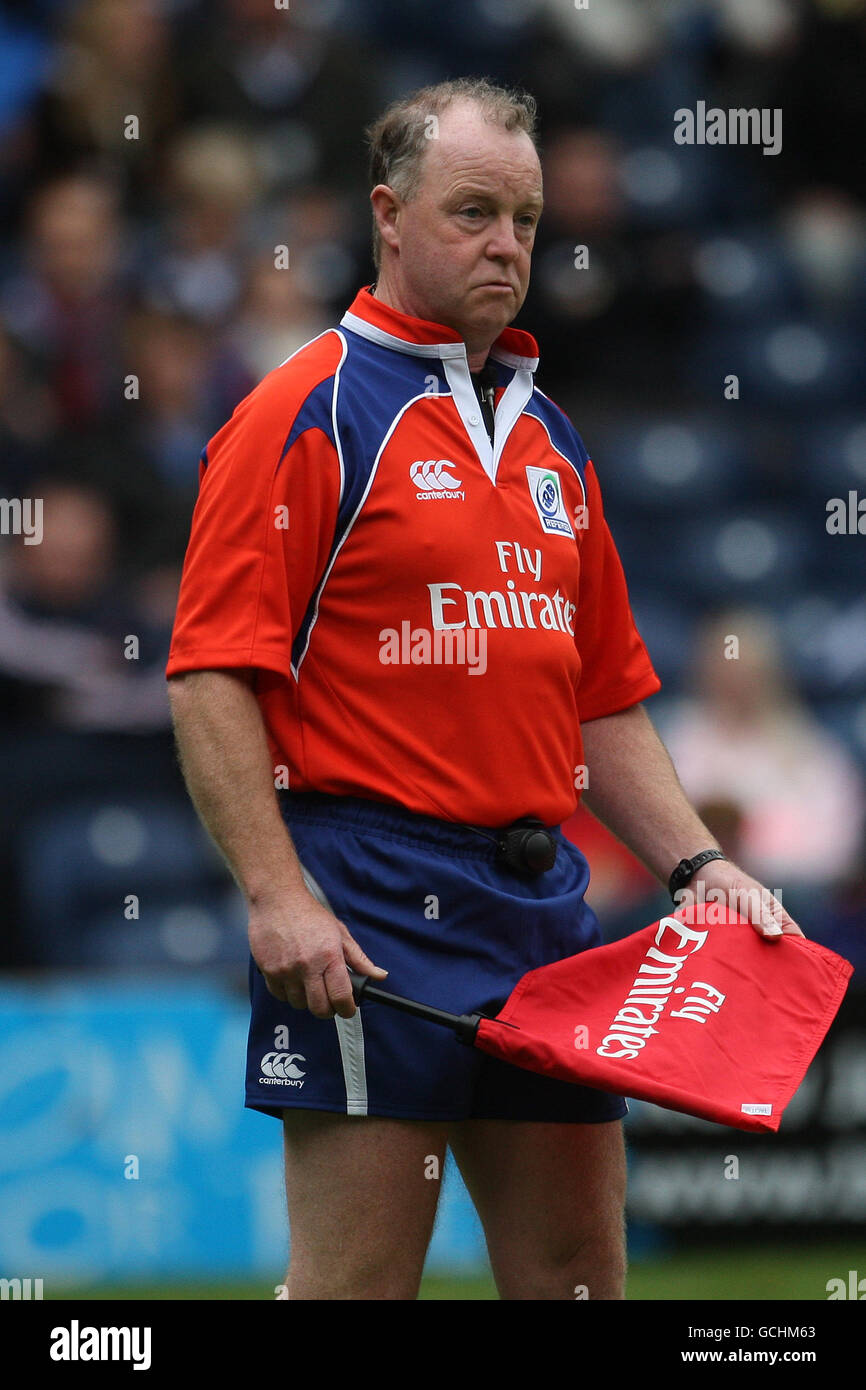 Irb match linesman hi-res stock photography and images - Alamy