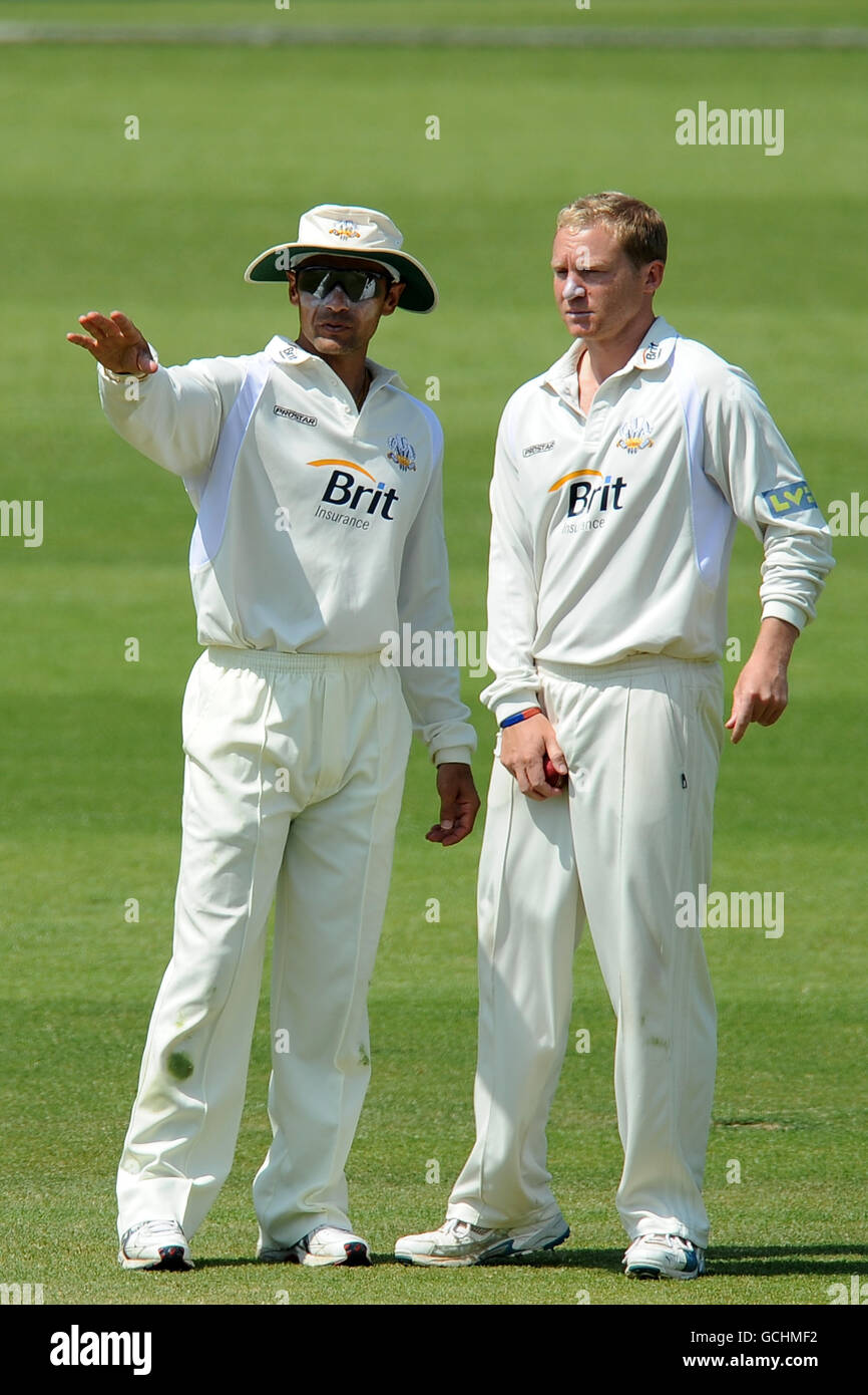 Surreys gareth batty right and mark ramprakash left discuss tactics hi ...