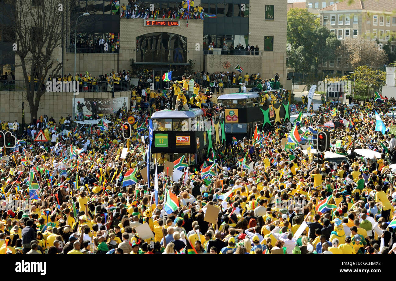 Soccer - 2010 FIFA World Cup South Africa - Fans prepare Stock Photo ...