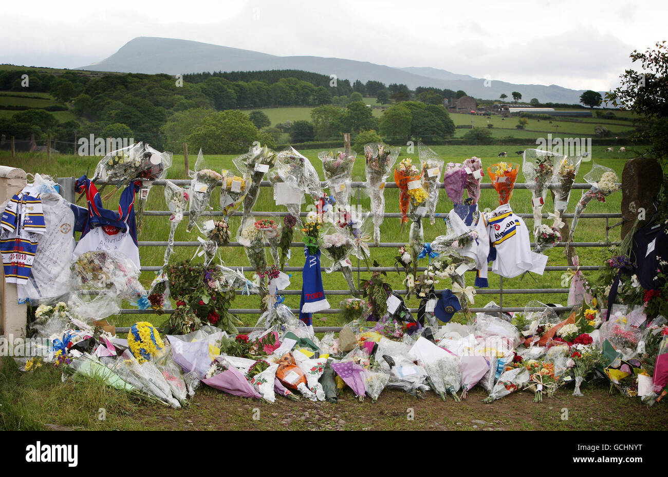 Random victim derrick birds rampage hi-res stock photography and images ...