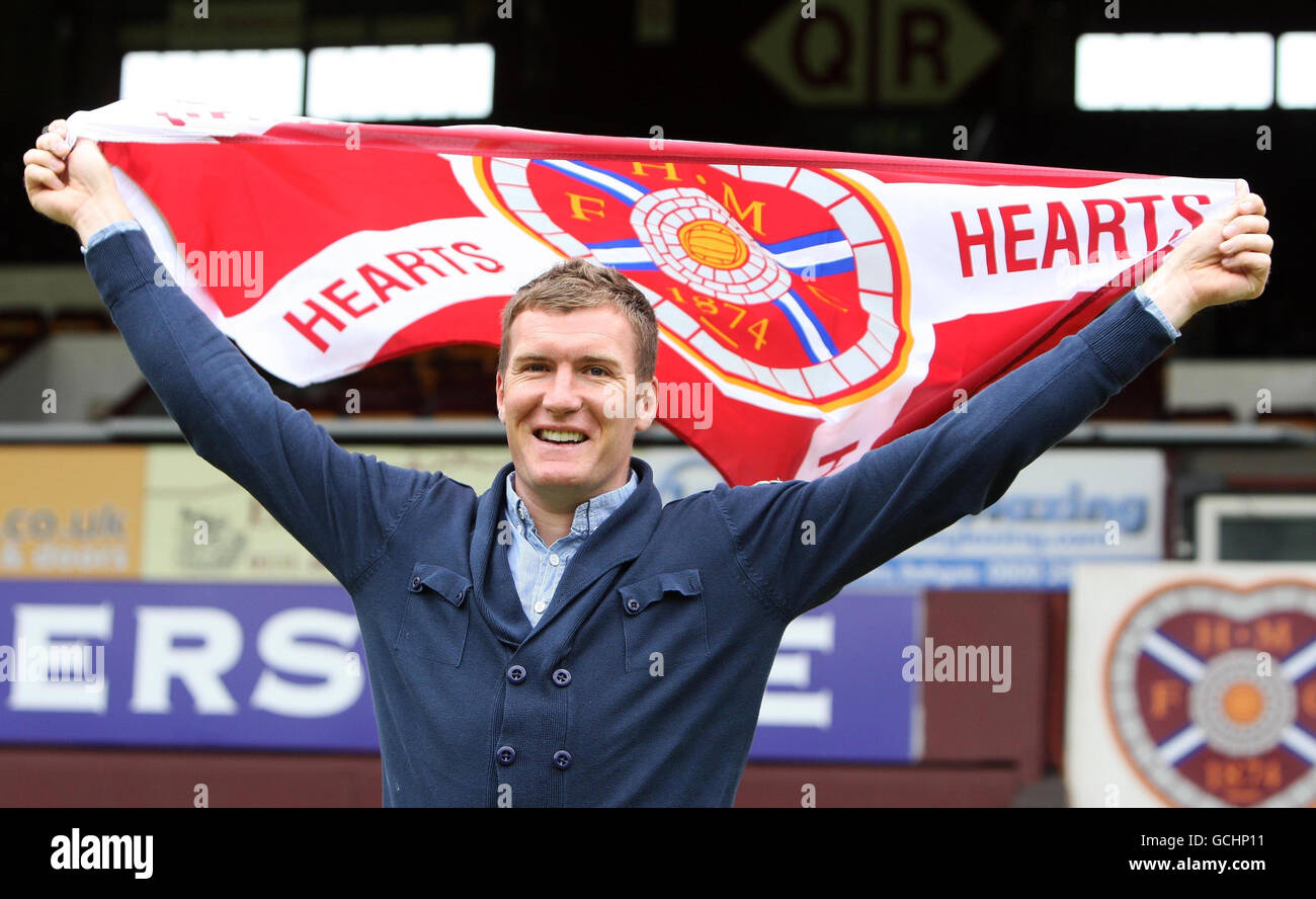 New signing kevin kyle during photo call at tynecastle stadium hi-res ...