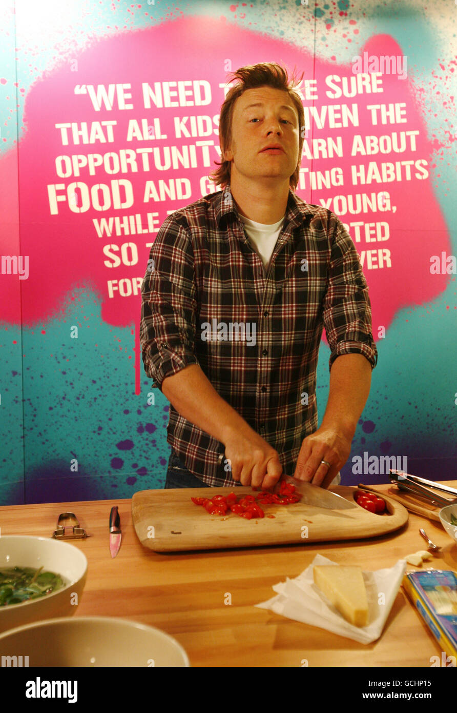 Jamie oliver cooking skills qualification hi-res stock photography and ...