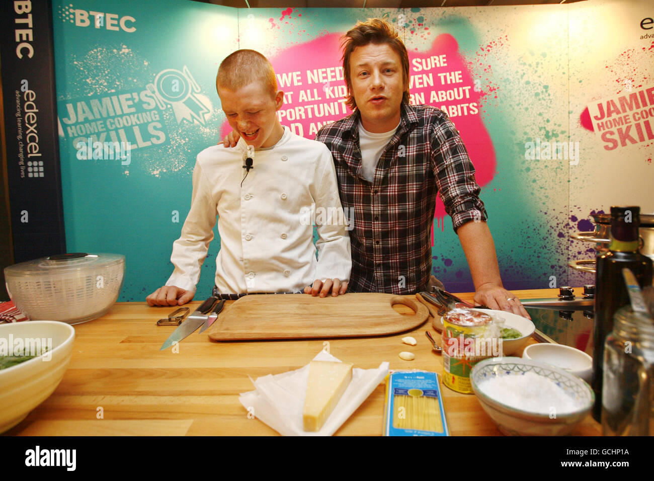 Jamie Oliver launches a new cooking skills qualification for secondary ...