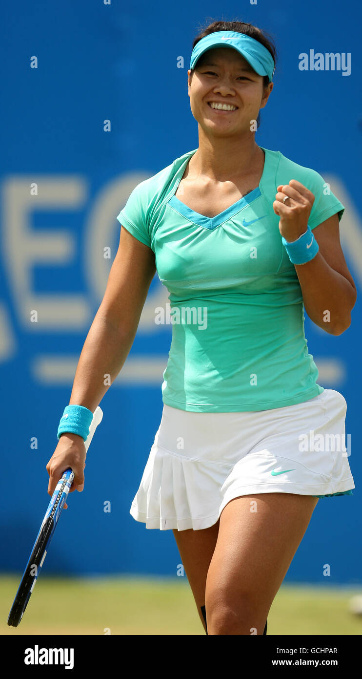 China's Na Li celebrates victory in the Singles Final of the Women's ...