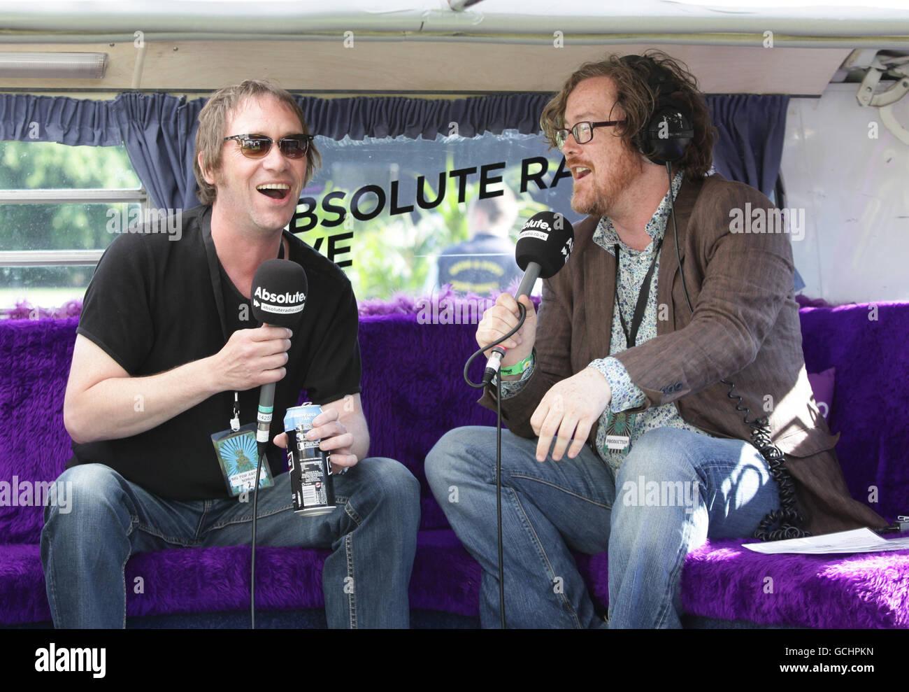 Simon Fowler (left) of Ocean Colour Scene during his interview with DJ ...