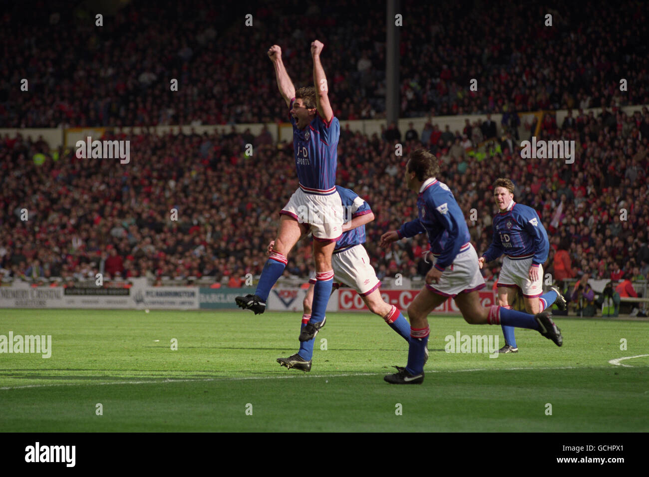 Soccer - FA Cup - Semi-Final - Manchester United v Oldham Athletic ...