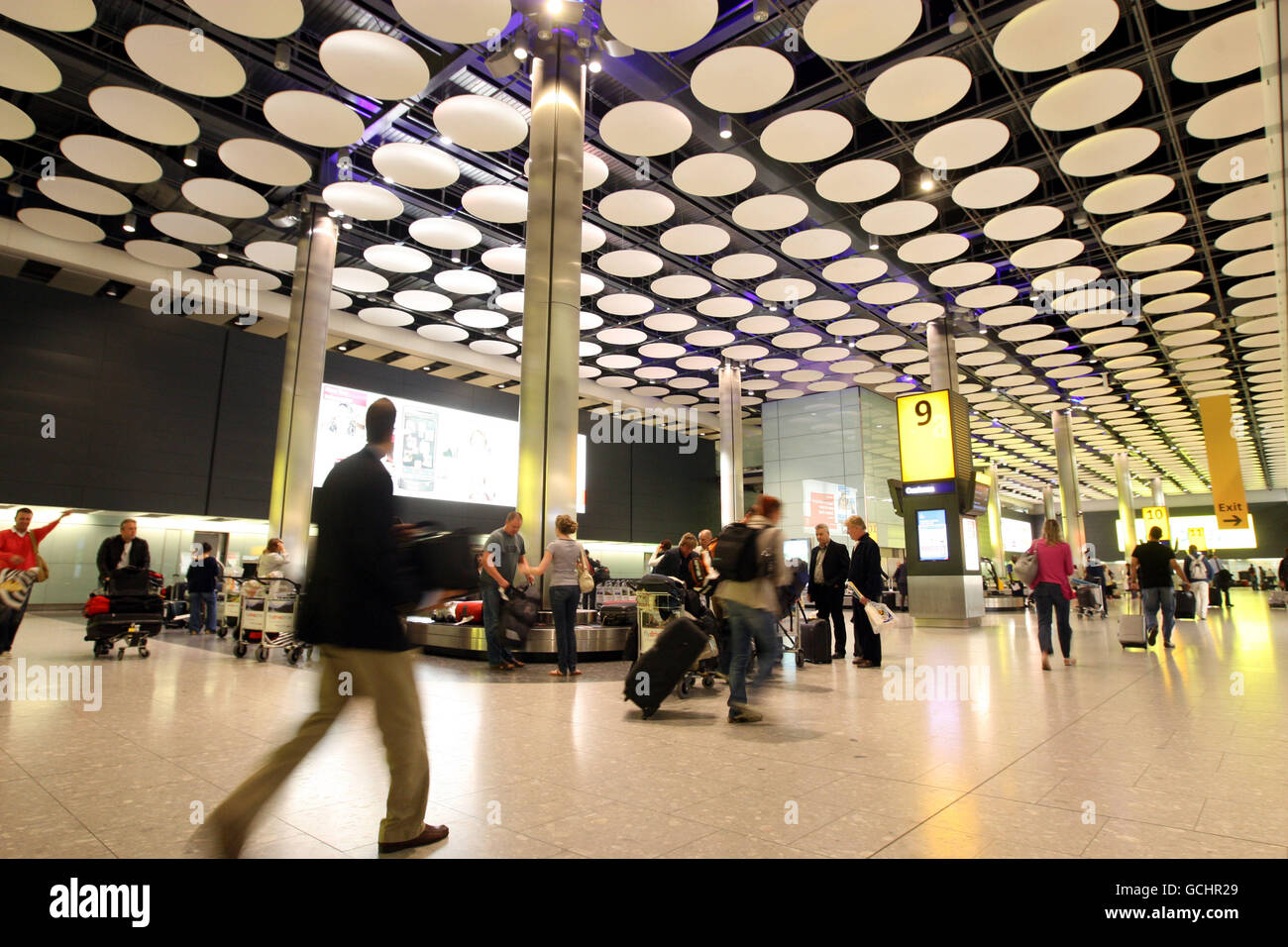 Heathrow Airport stock. Generic view of the Baggage Hall in Terminal 5 ...