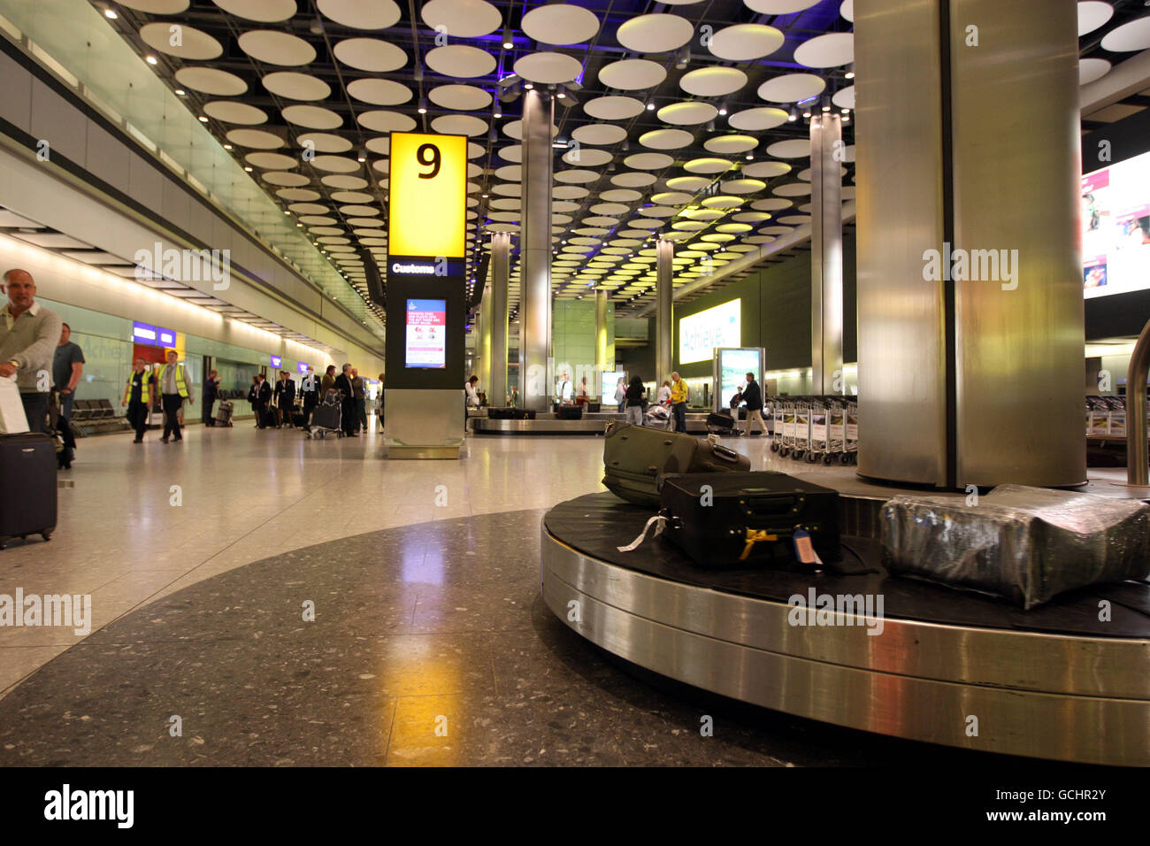 Heathrow Airport stock. Generic view of the Baggage Hall in Terminal 5 ...