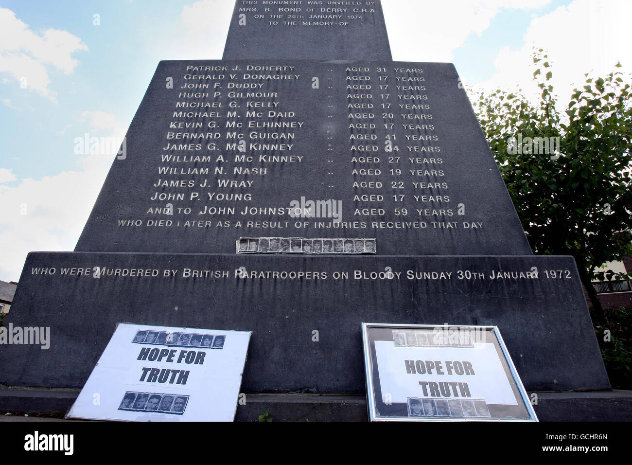 A memorial to those killed on bloody sunday hi-res stock photography ...