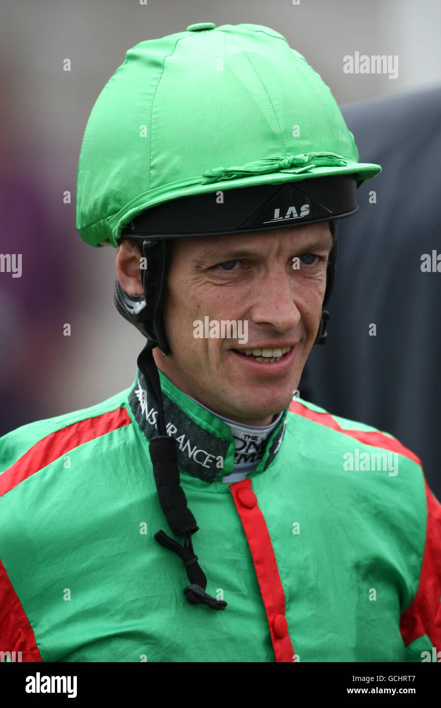 Richard hughes jockey hi-res stock photography and images - Alamy