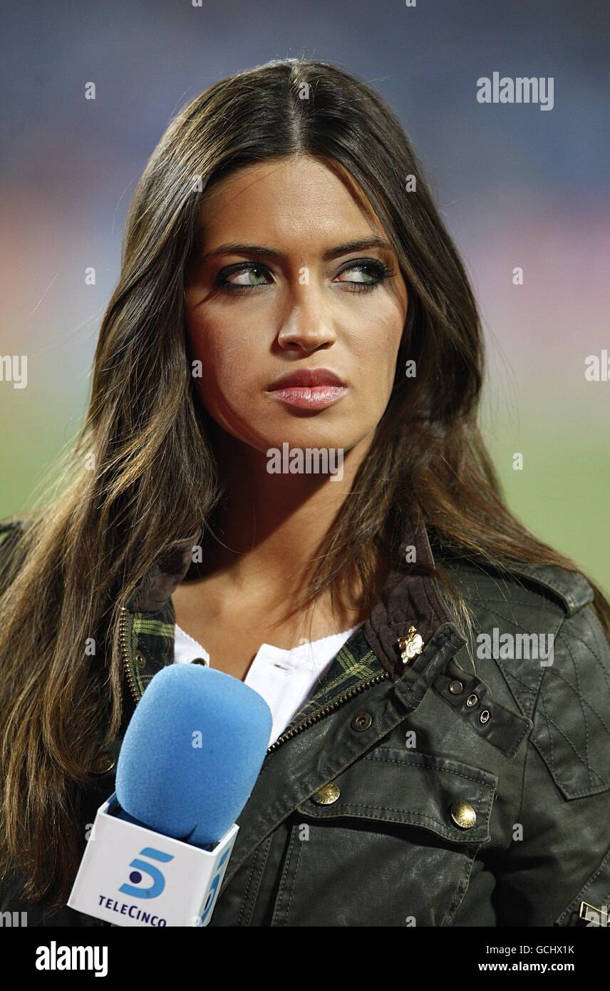 Tv reporter spain hi-res stock photography and images - Alamy