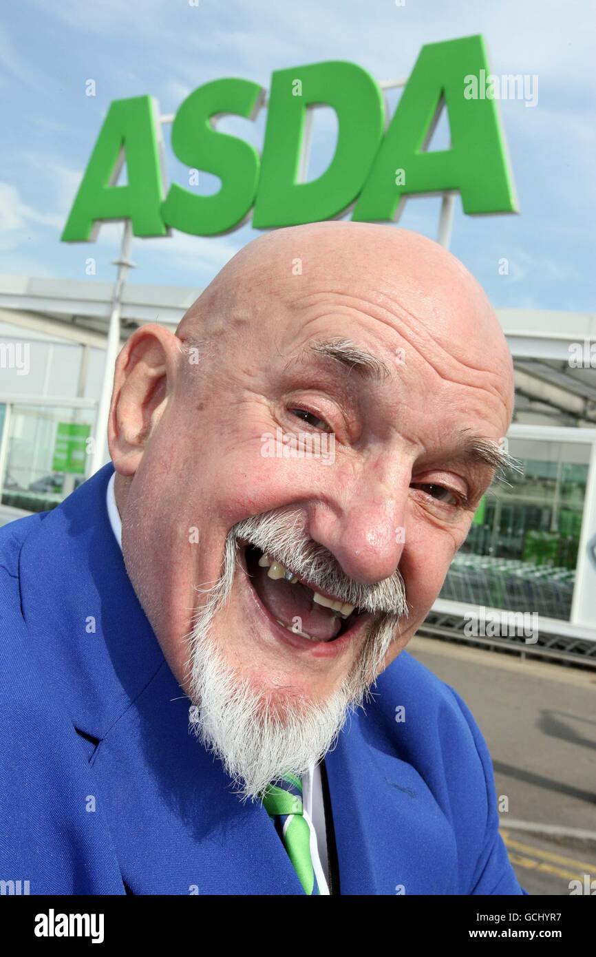 76 year old roy gill hi-res stock photography and images - Alamy