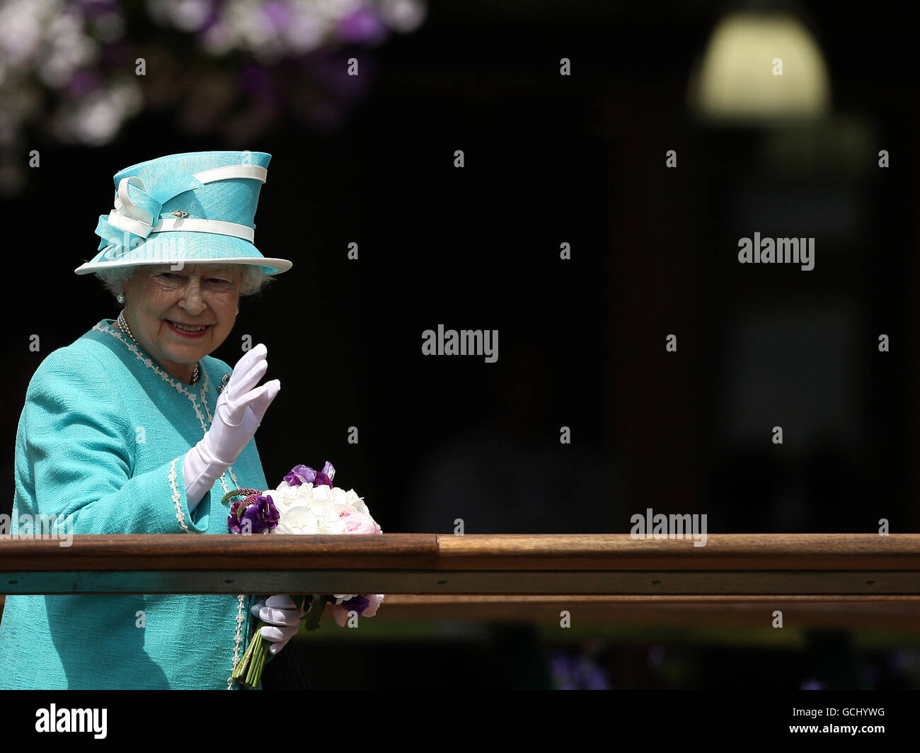 Queen elizabeth ii arrives at wimbledon hi-res stock photography and ...