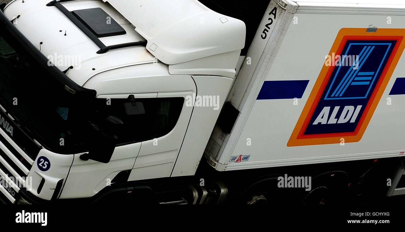 Aldi lorry hi-res stock photography and images - Alamy