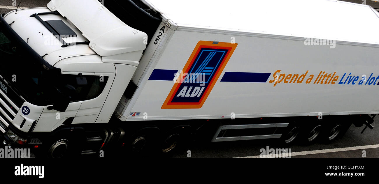 Aldi lorry hi-res stock photography and images - Alamy