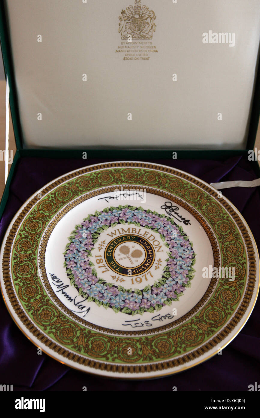 Wimbledon lawn tennis museum a comemorative plate from 1977 hi-res ...