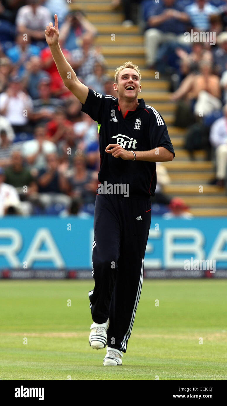 England's Stuart Broad celebrates after taking the wicket of Australia ...