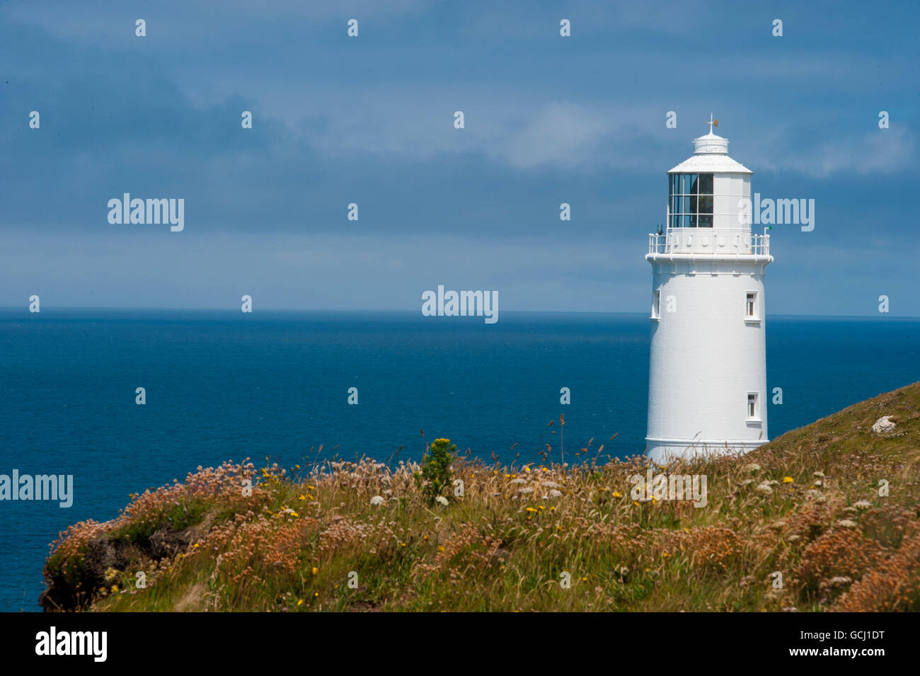 Cornish lighthouses hi-res stock photography and images - Alamy