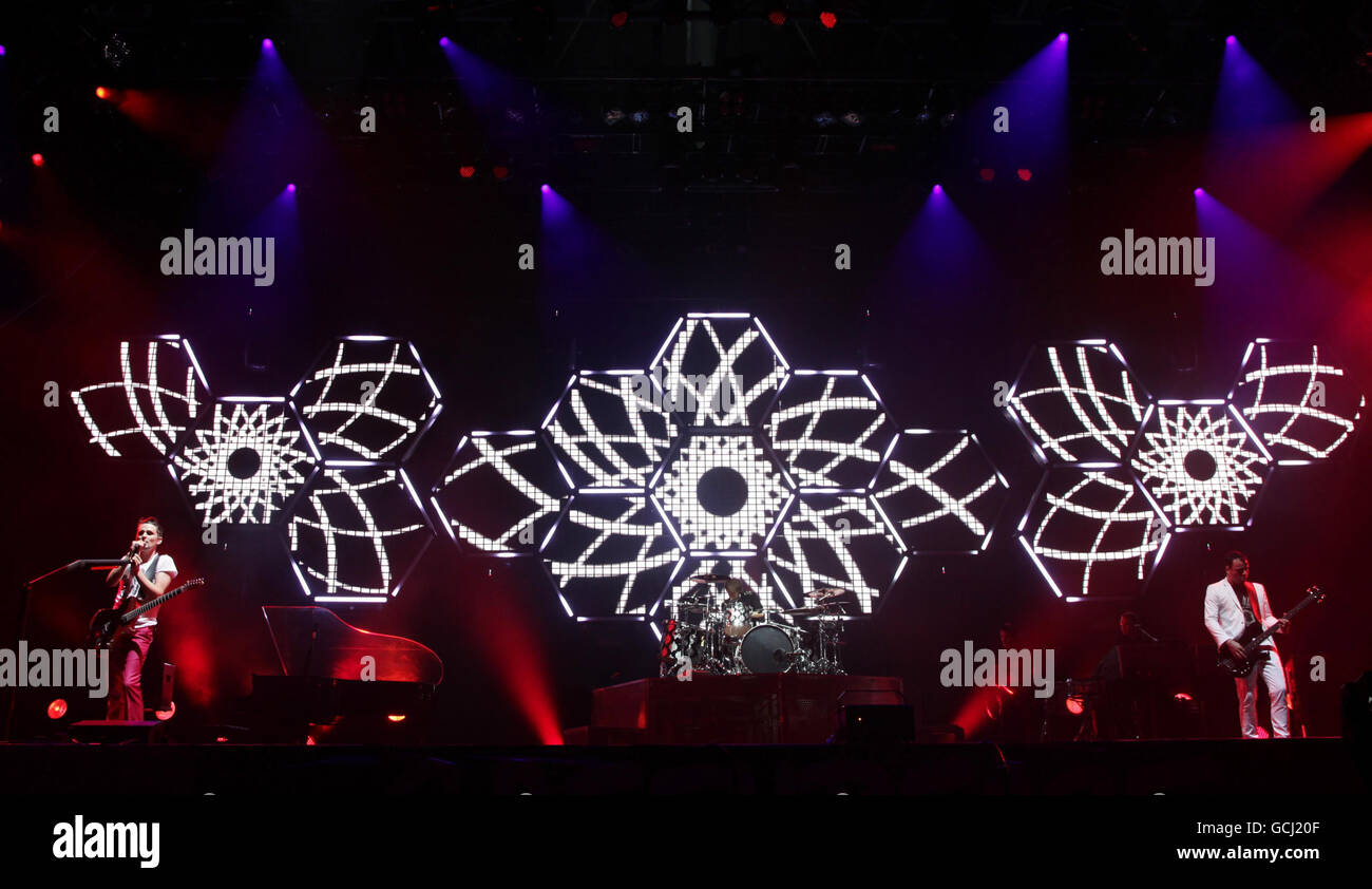 Muse performing on pyramid stage glastonbury festival hi-res stock ...