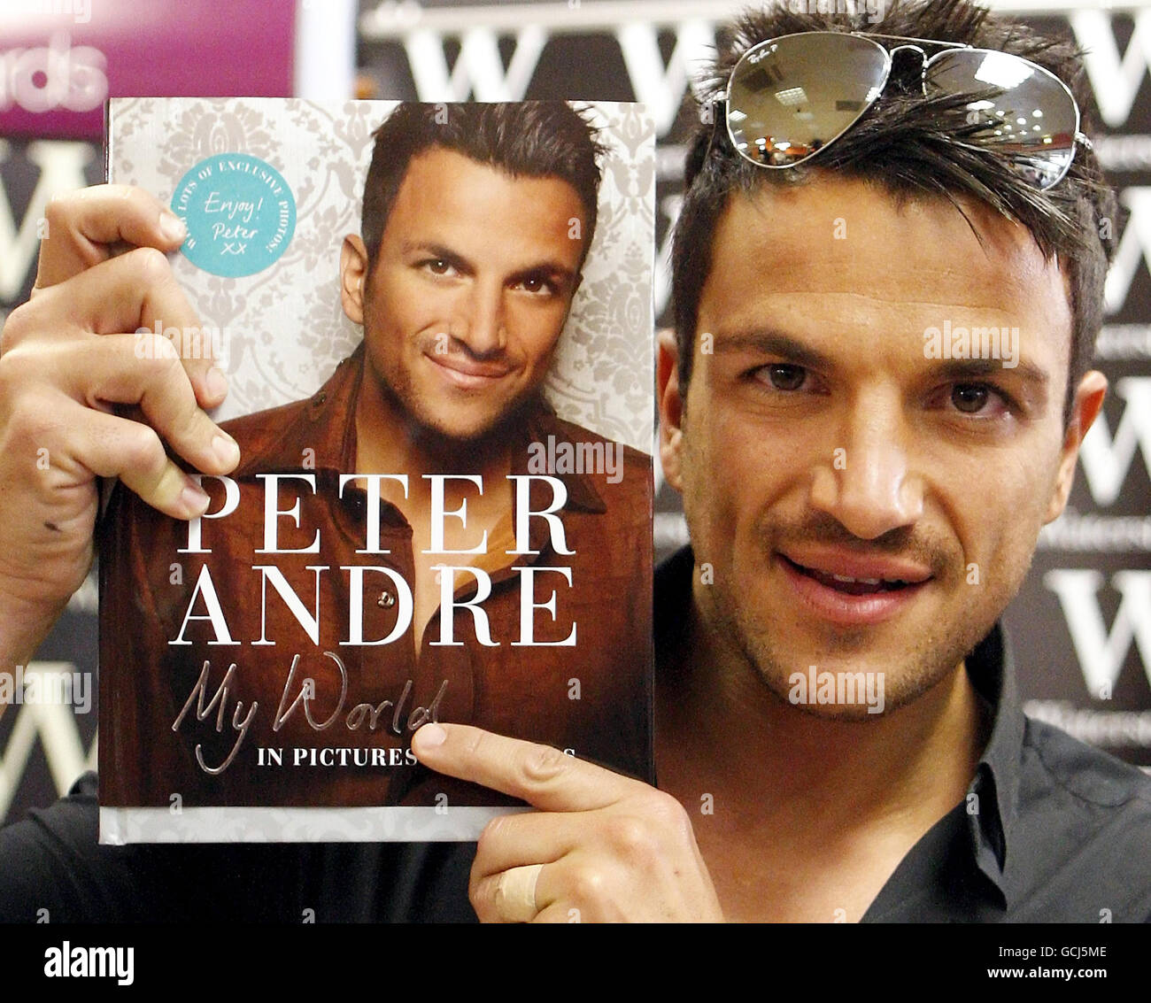 Peter Andre book signing - East Kilbride Stock Photo - Alamy