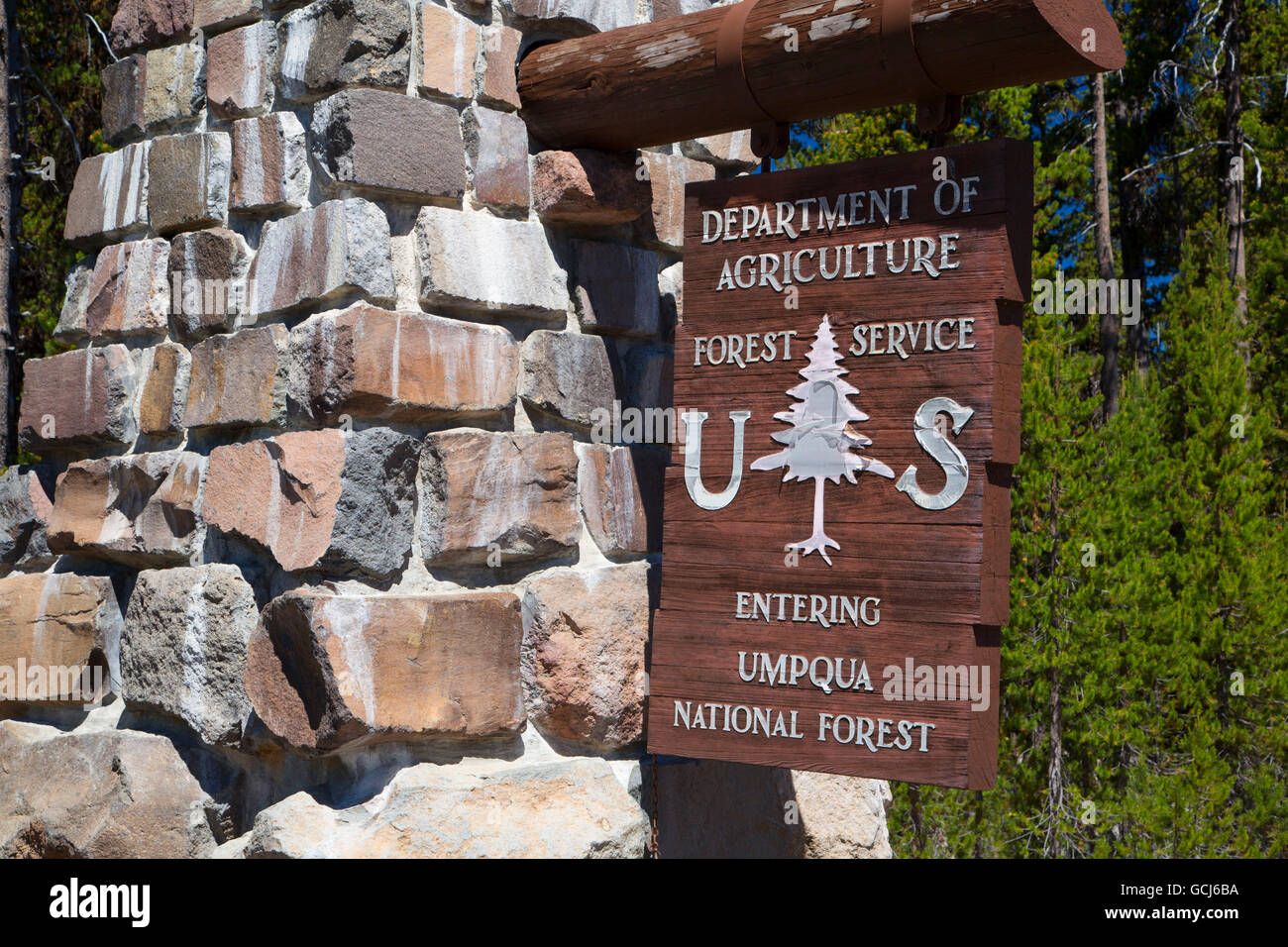 Entrance sign, Crater Lake National Park, Oregon Stock Photo - Alamy