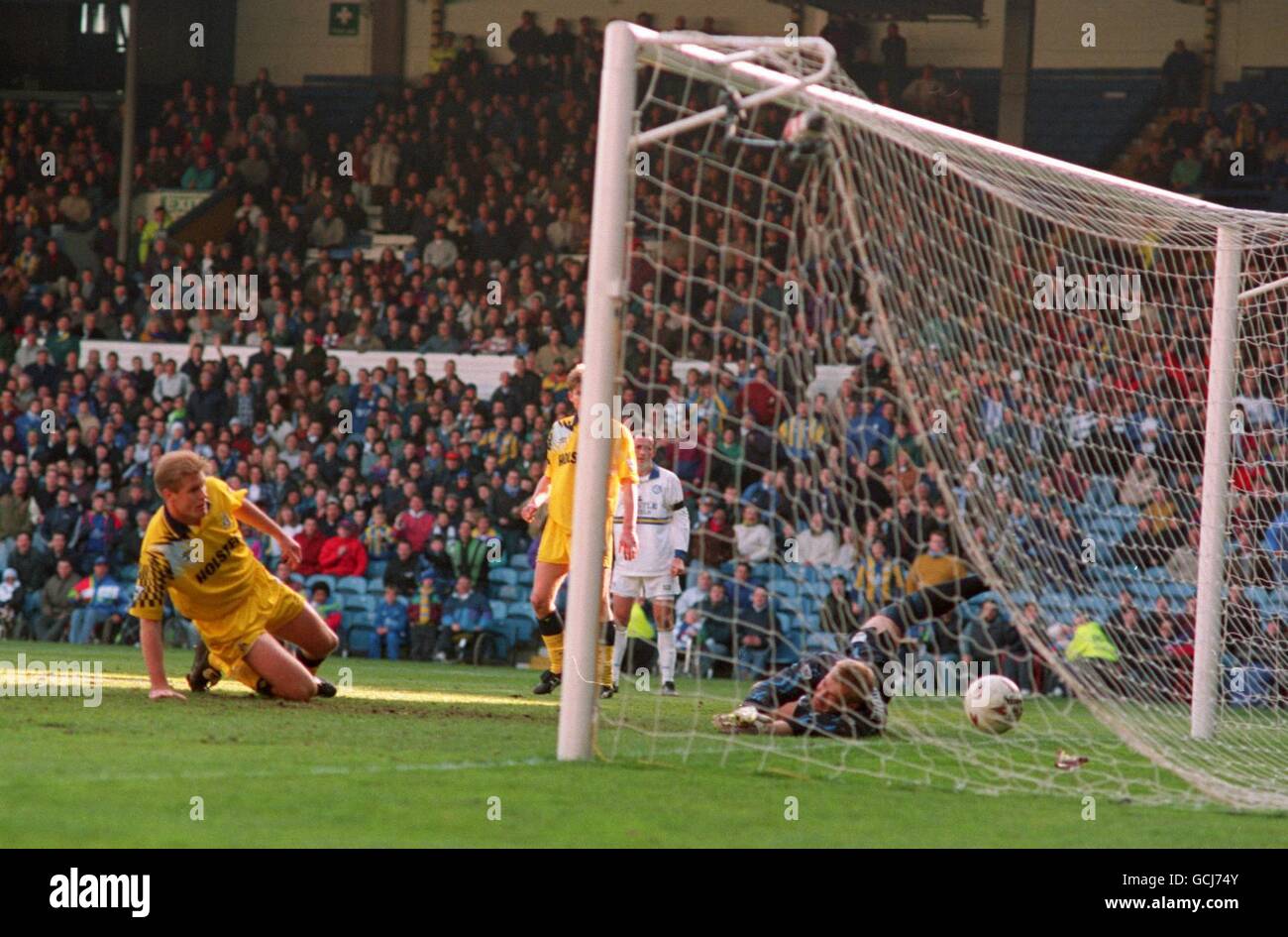 Tottenham leeds goal hi-res stock photography and images - Alamy