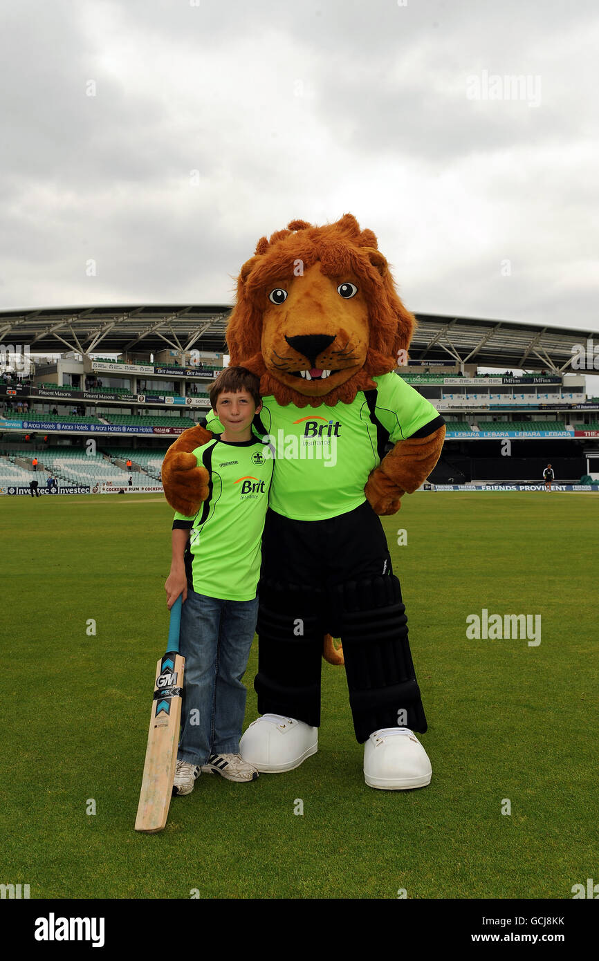 Surrey match day mascot with caesar the lion hi-res stock photography ...