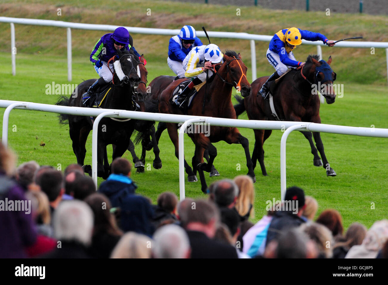 Crowd night football hi-res stock photography and images - Alamy