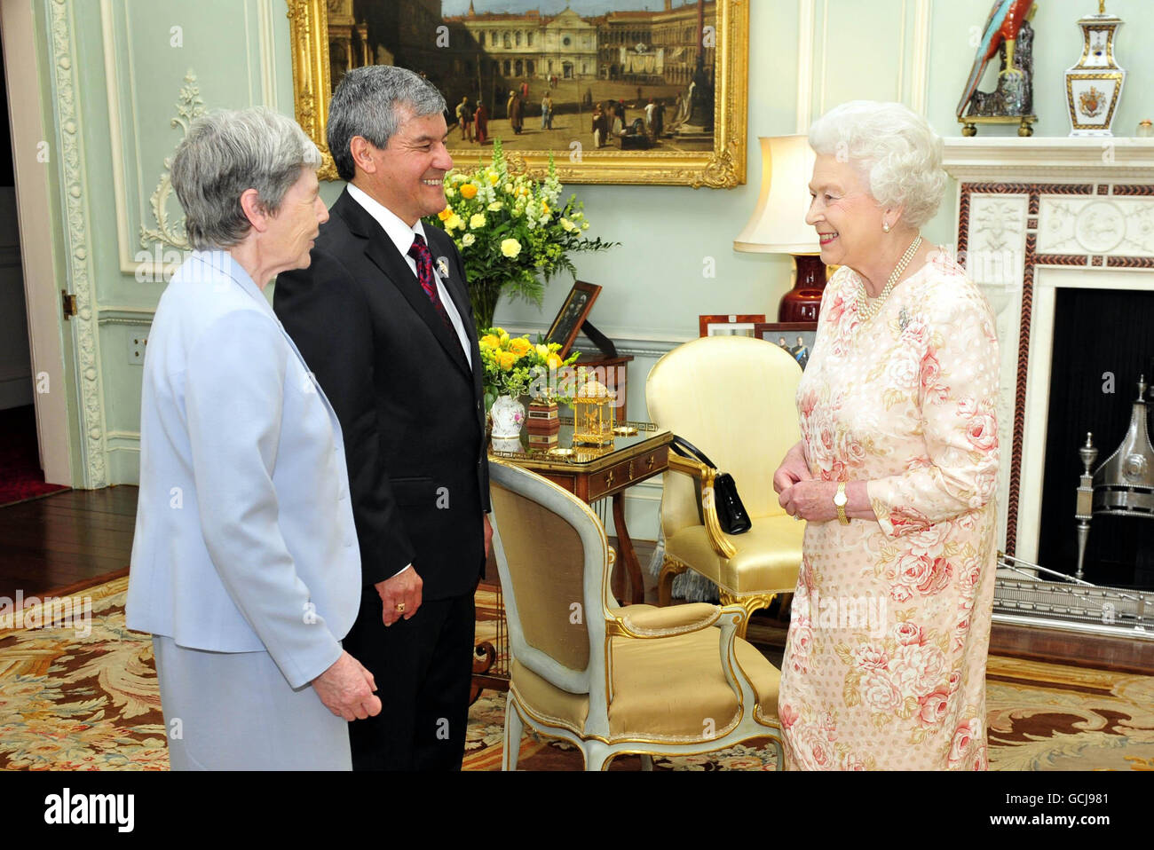 Graydon nicholas presented queen hi-res stock photography and images ...