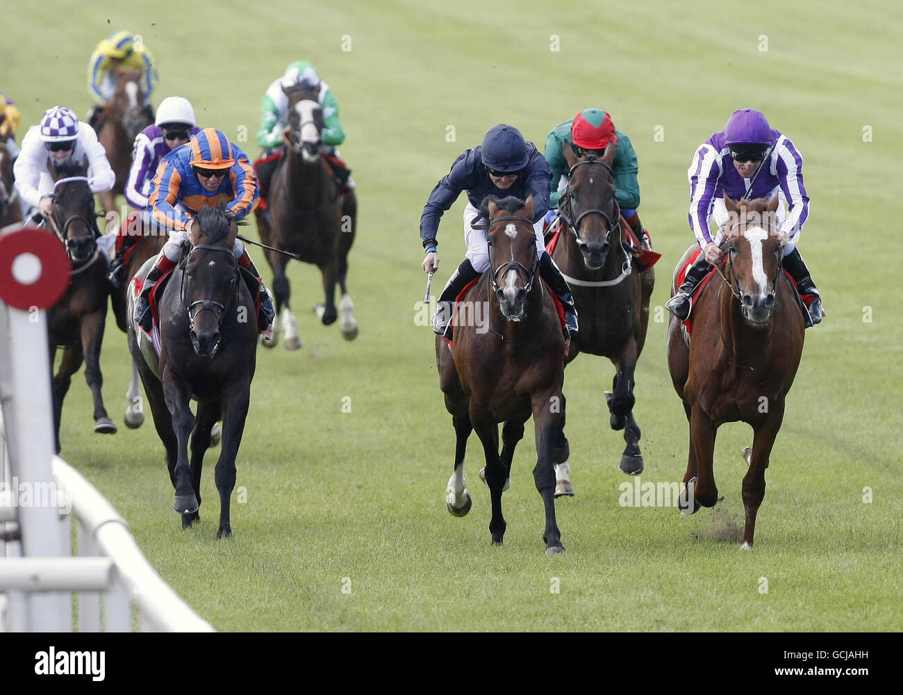 Cape Blanco ridden by Johnny Murtagh (right) wins the Dubai Duty free ...