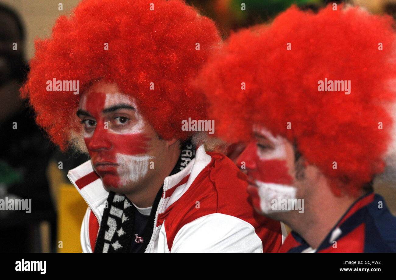 Dejected england supporters hi-res stock photography and images - Alamy