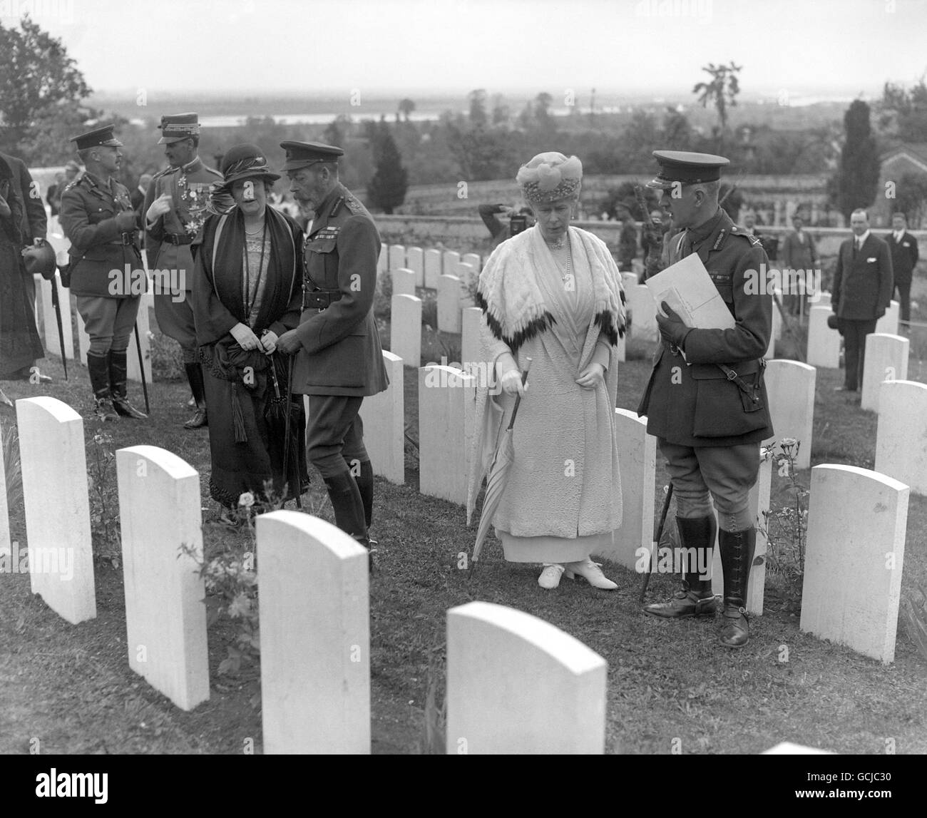 First world war british cemetery Black and White Stock Photos & Images ...