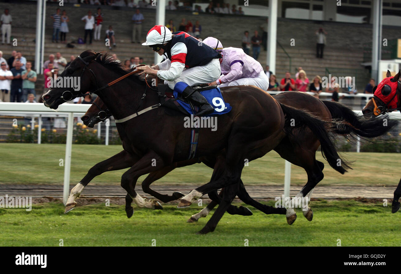 Horse Racing - Chepstow Racecourse Stock Photo - Alamy