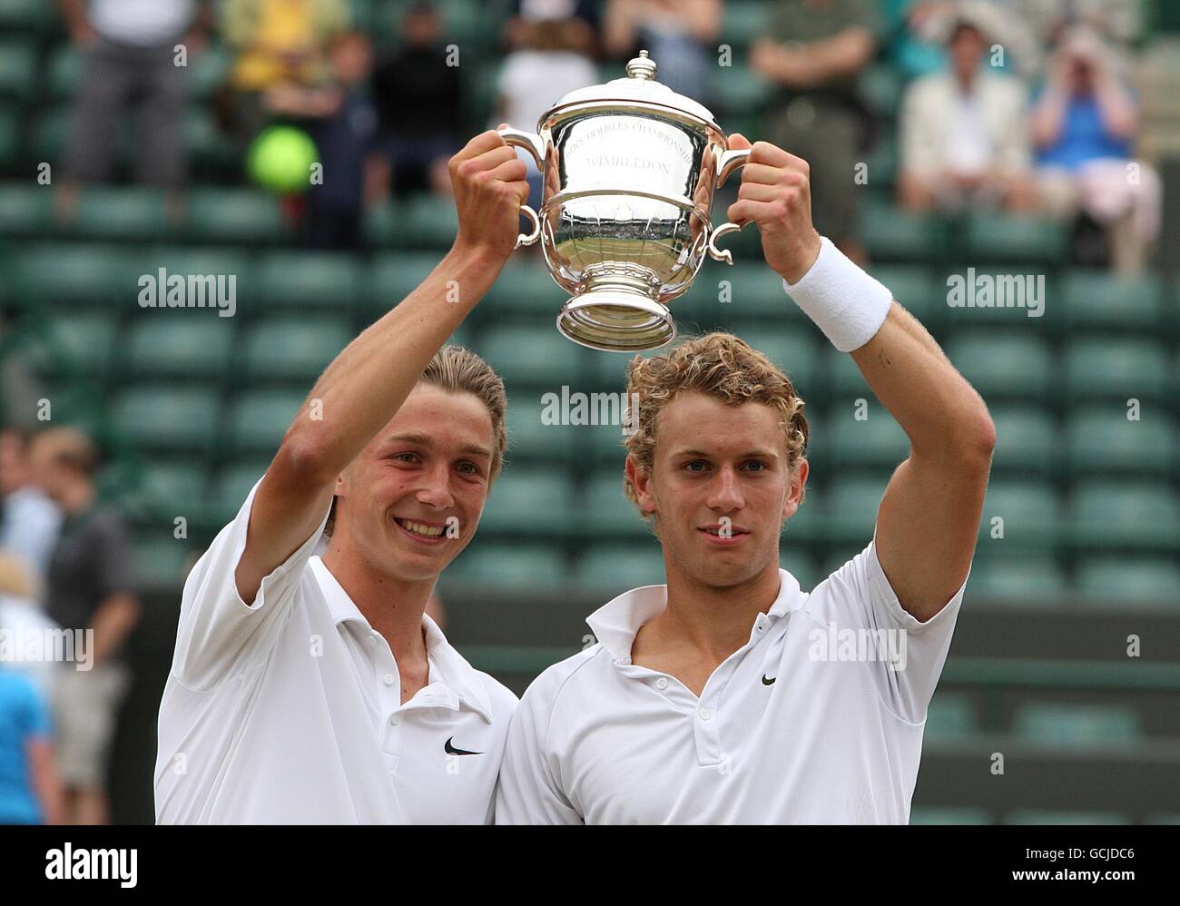Great Britain's Liam Broady (left) and Tom Farquharson (right ...