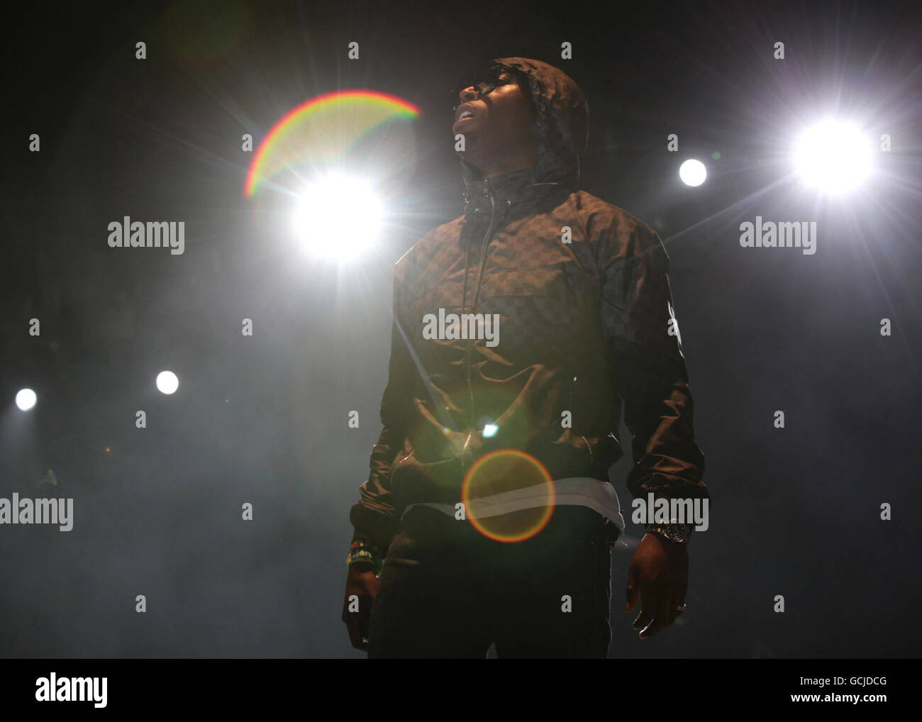 Showbiz wireless half length live mangsb hi-res stock photography and ...