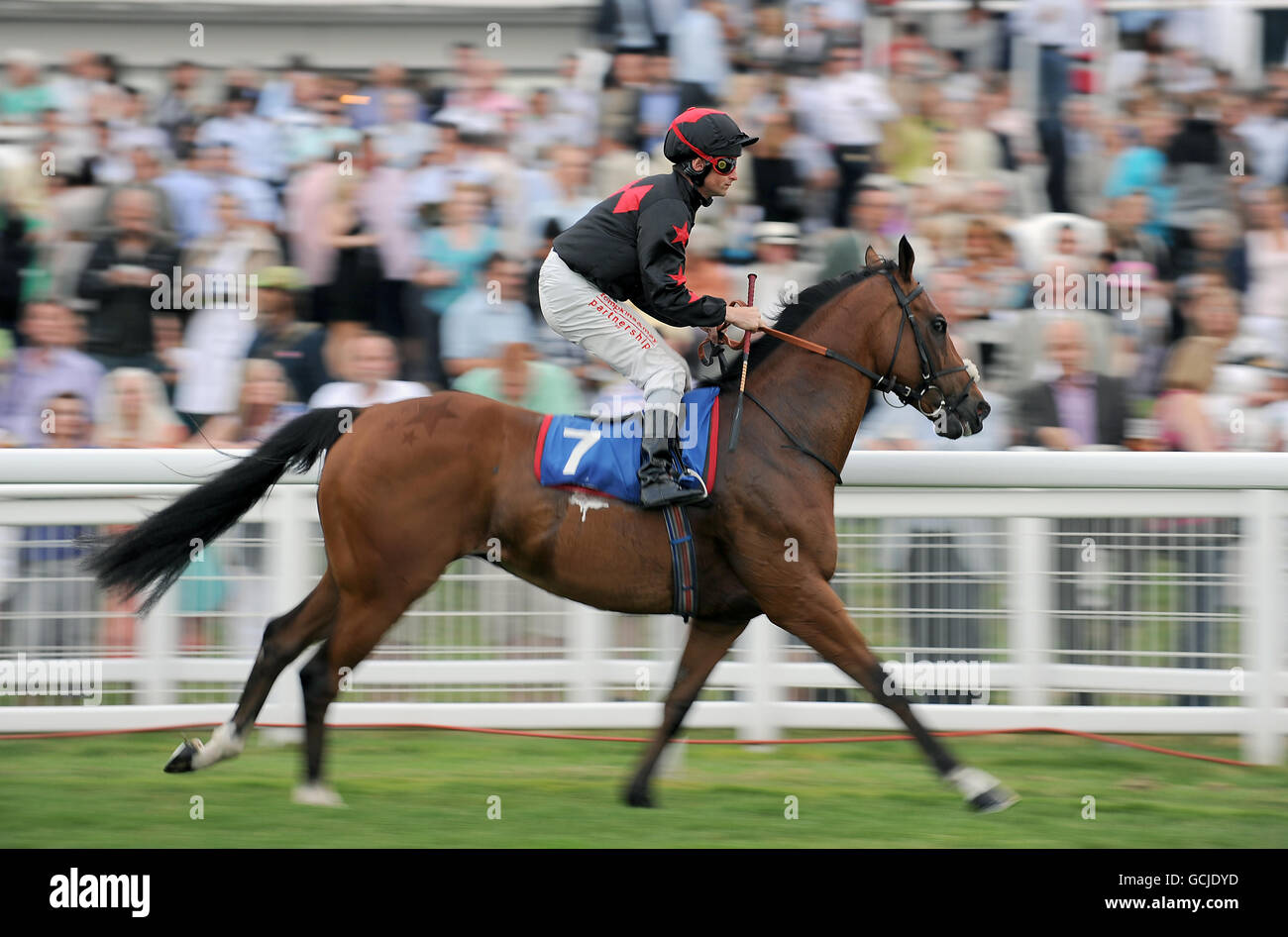 Horse Racing - Epsom Live! featuring Simply Red - Epsom Downs ...