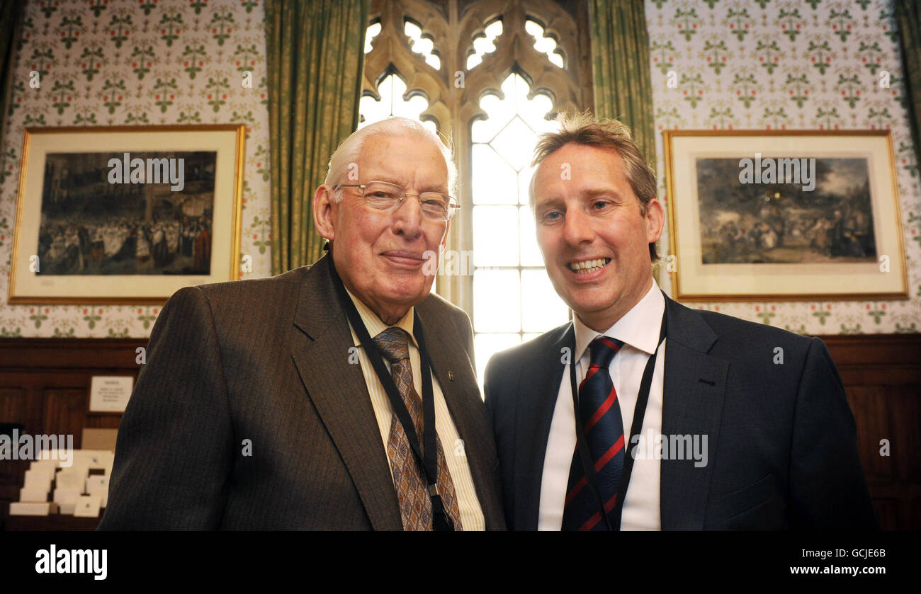 Ian Paisley (left), the former Northern Ireland first minister, with ...