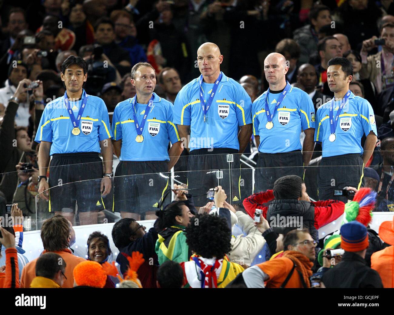 Howard webb world cup final referee hi-res stock photography and images ...