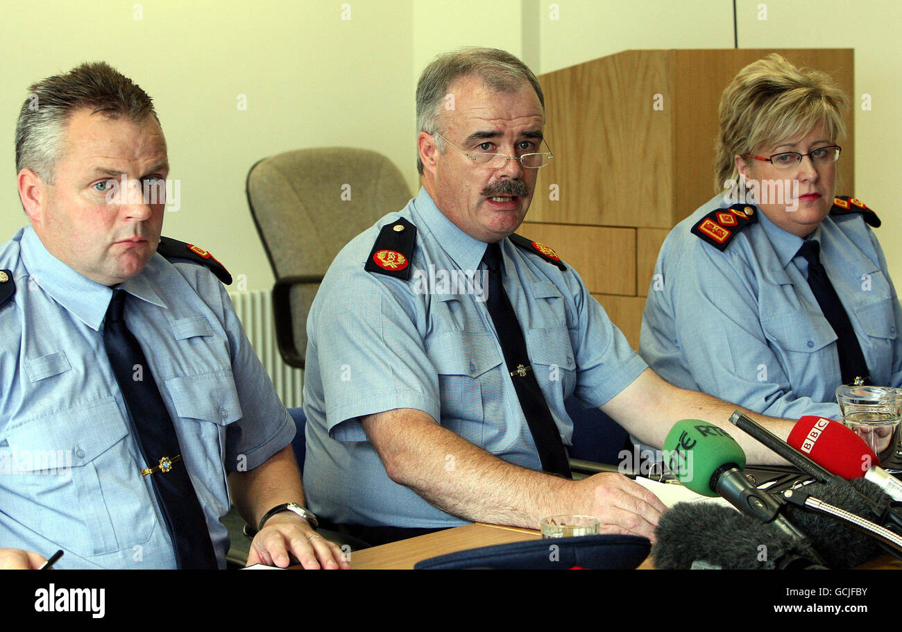 Assistant Garda Commissioner Kirean Kenny (centre) at Buncrana Garda ...
