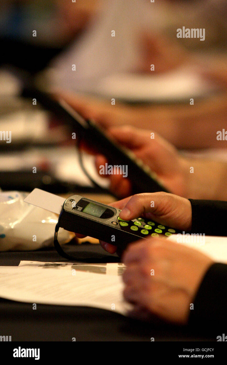 Electronic voting system hi-res stock photography and images - Alamy