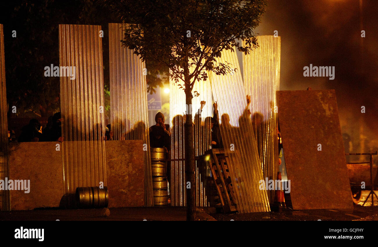 Riot police officers clear hi-res stock photography and images - Alamy