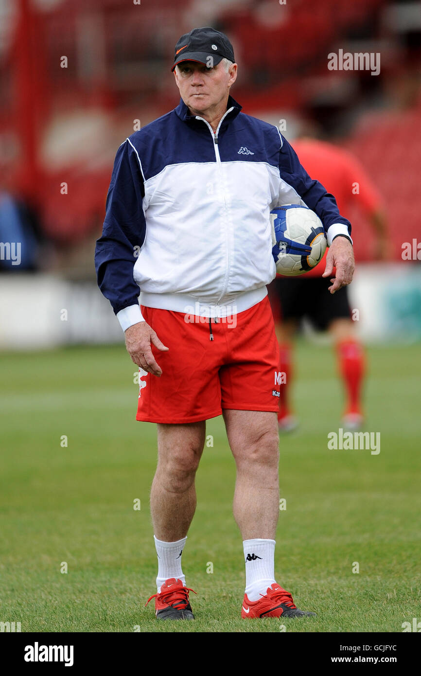 Brentford assistant coach hi-res stock photography and images - Alamy
