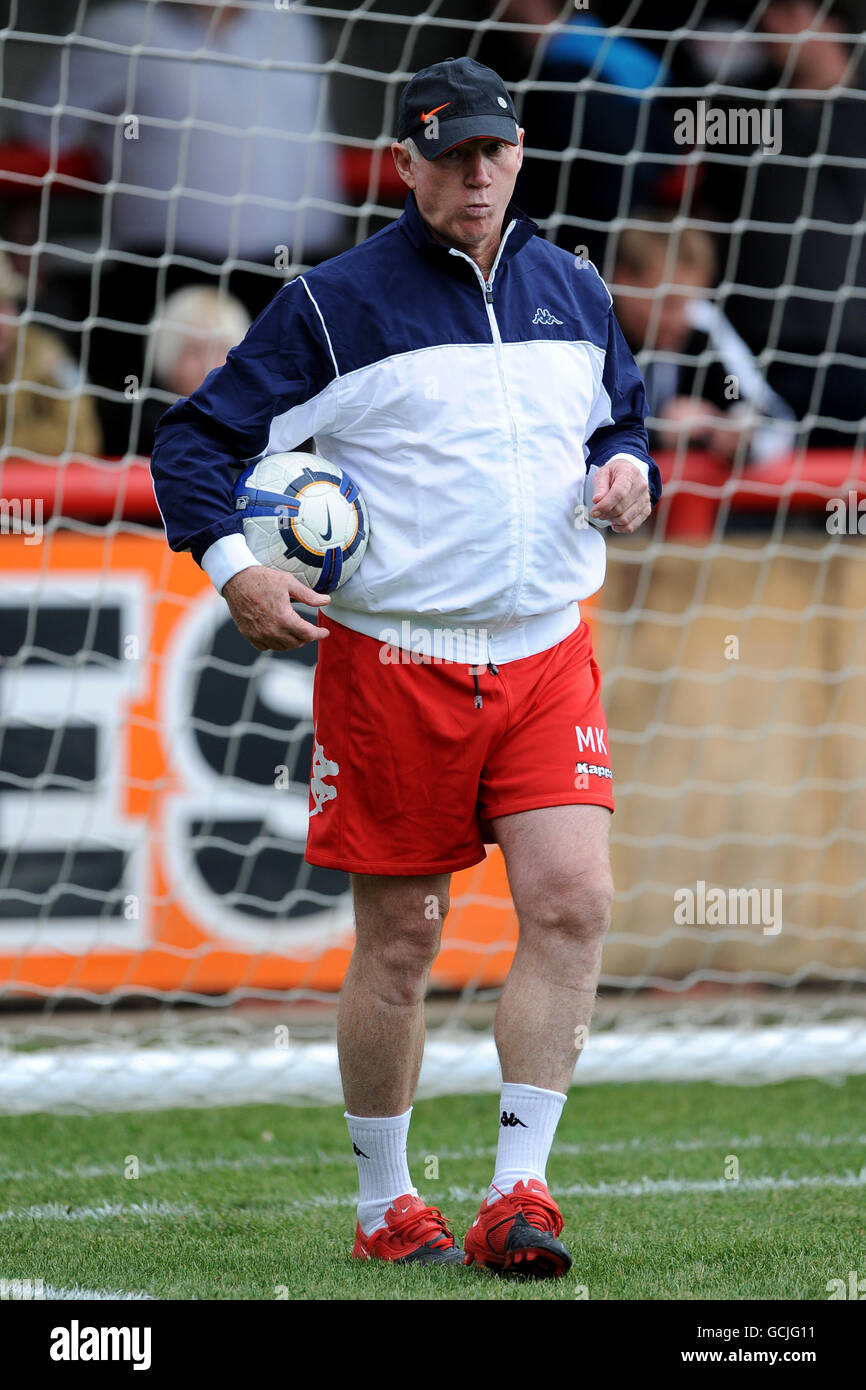 Brentford assistant coach hi-res stock photography and images - Alamy